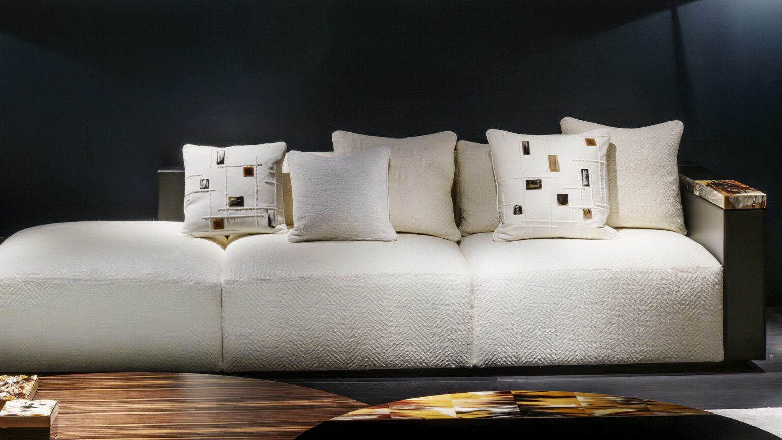 Divani e sedute - Zoe cuscino decorativo con dettagli in corno - Arcahorn