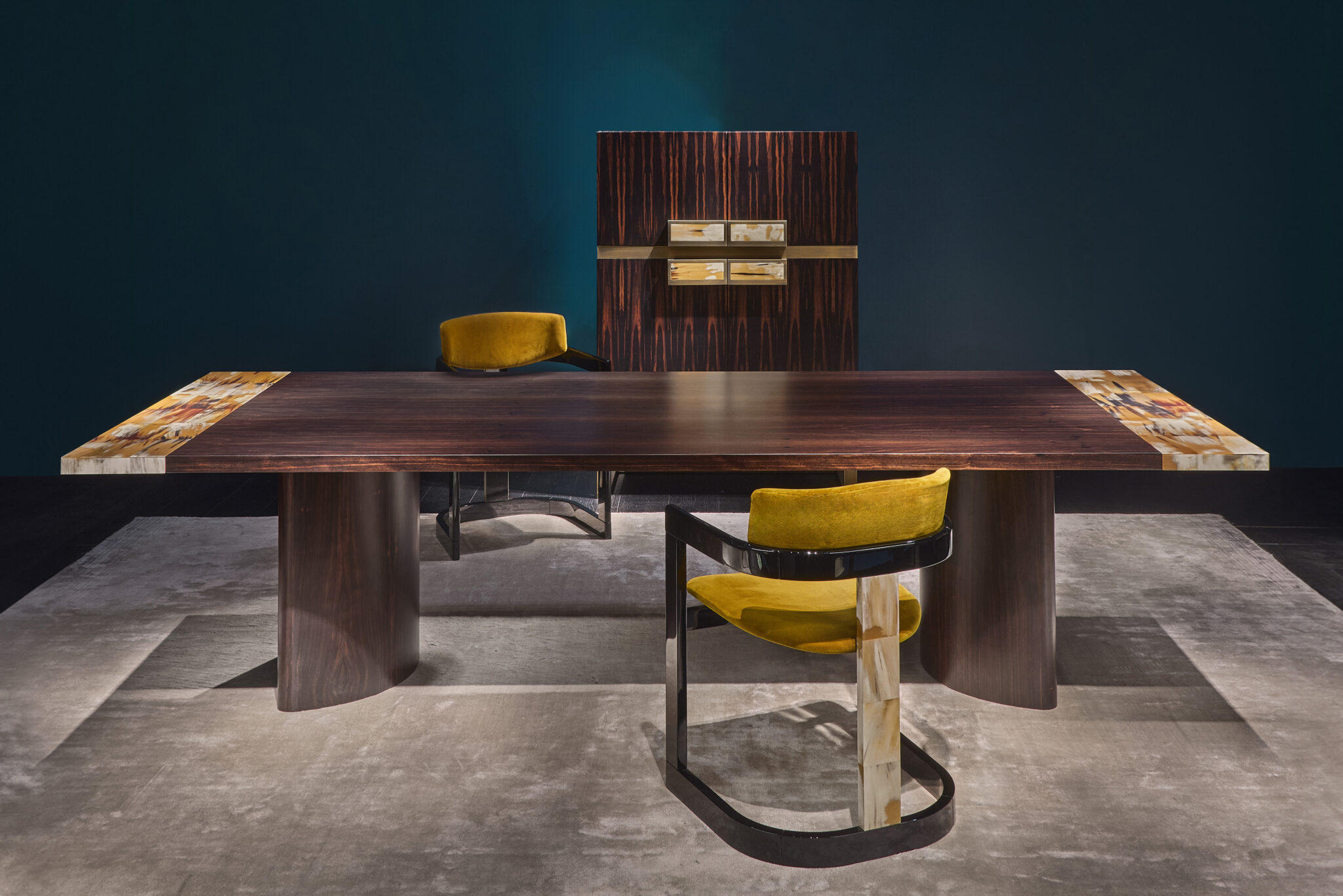 TECLA Dining Table - Contemporary Elegance | Arcahorn