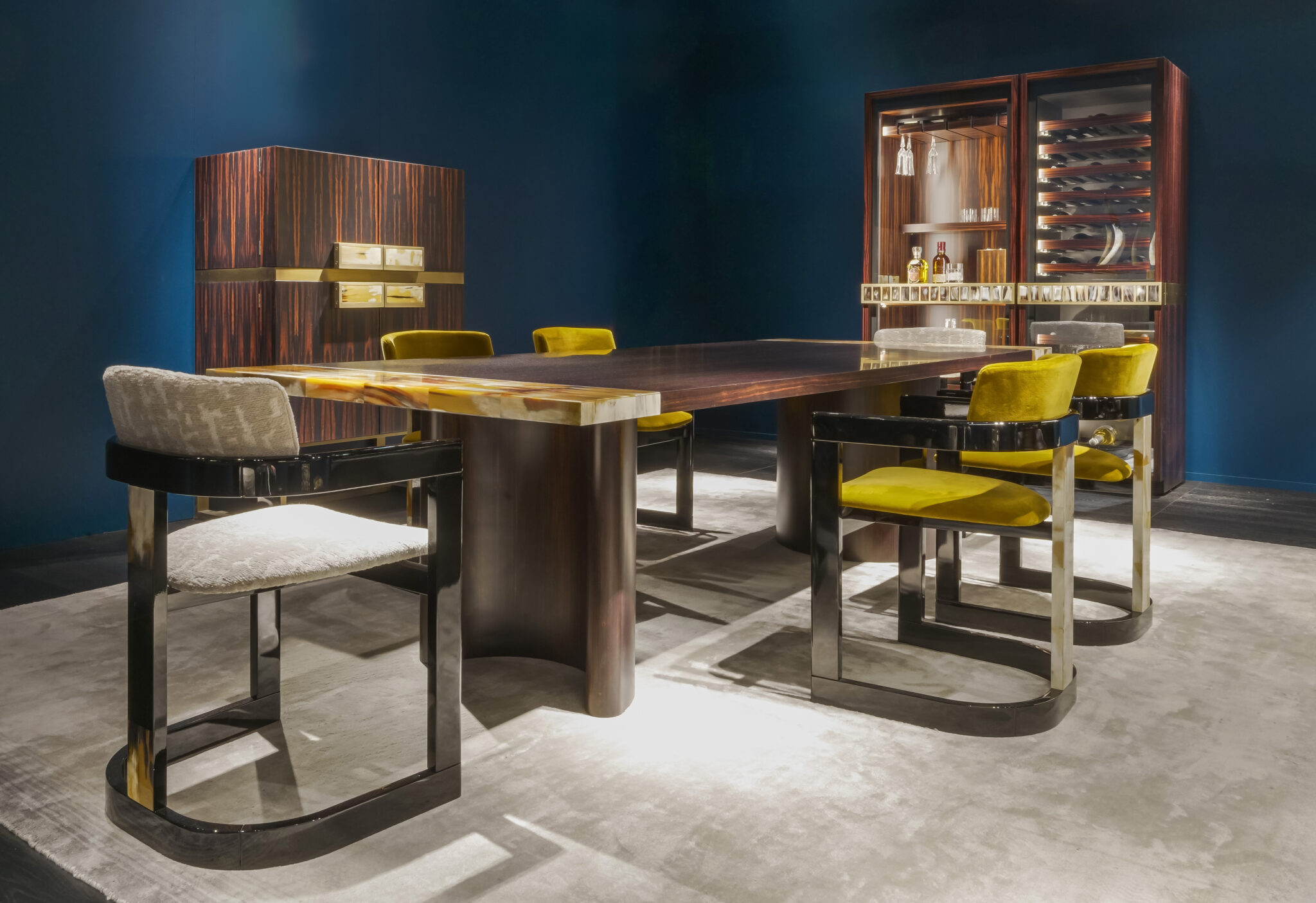 TECLA Dining Table - Contemporary Elegance | Arcahorn